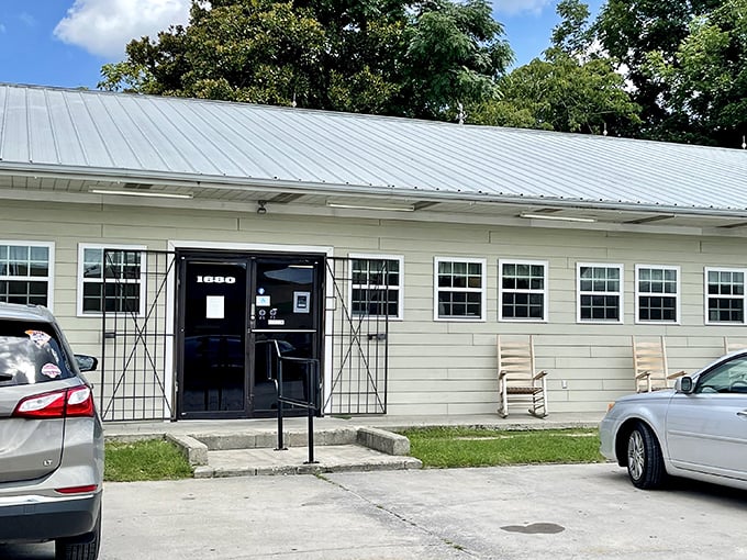 CrossRoads Country Buffet's straightforward sign promises exactly what you'll find inside: "Just Good Food!" No argument here!