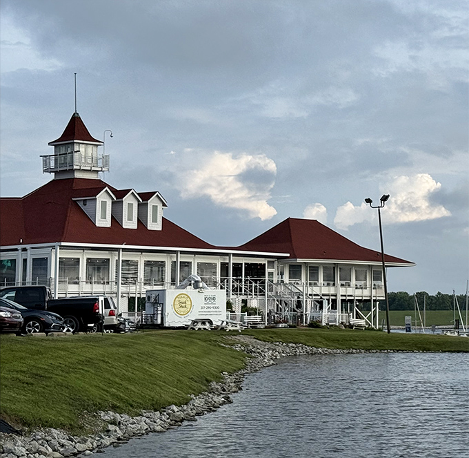 Rick's Caf&eacute; Boatyard rises from the reservoir's edge like a luxury liner permanently docked for your dining pleasure.