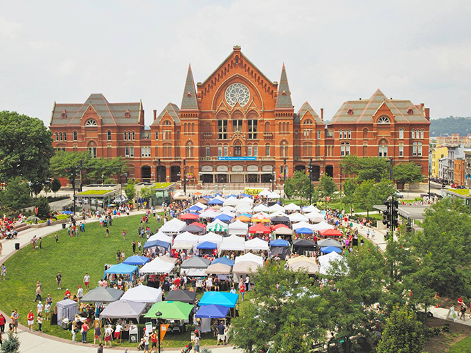 The City Flea brings urban treasure hunting to Cincinnati's historic Washington Park &ndash; a picture-perfect setting for weekend browsing.