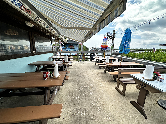 At JB&rsquo;s Fish Camp, the unfussy picnic tables and dockside views promise seafood so fresh it speaks for itself.