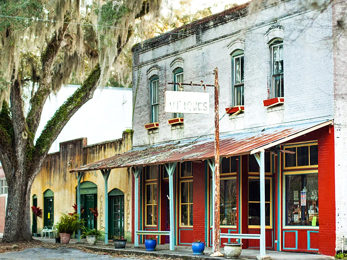 In Micanopy, weathered brick and vintage signs aren't for show &ndash; they're just how this authentic old Florida town rolls.