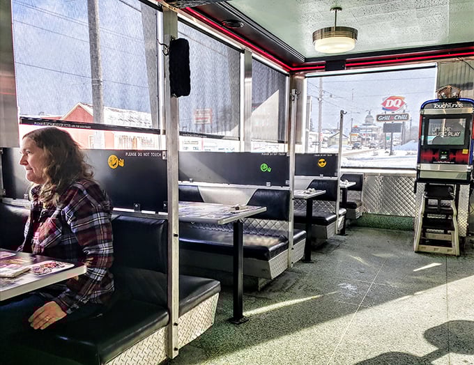 Window booths&mdash;the prime real estate of diner seating&mdash;where you can people-watch while debating which pie to order for dessert.