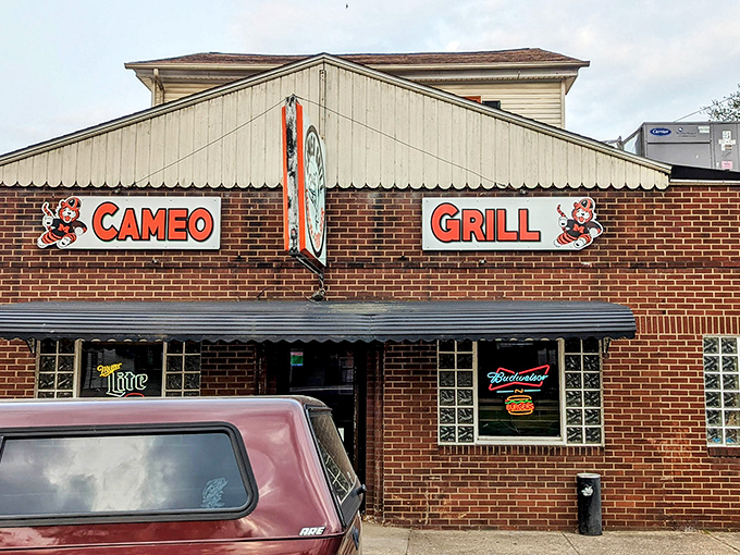 Cameo Grill isn't trying to impress food critics&mdash;it's too busy serving comfort food that makes locals close their eyes with that first perfect bite.