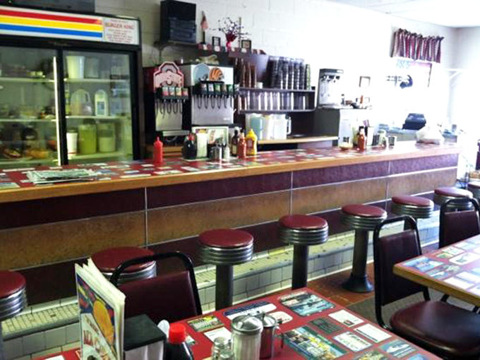 Counter seating that invites solo diners to feel part of the family. Watch short-order choreography while sipping the best coffee in town.