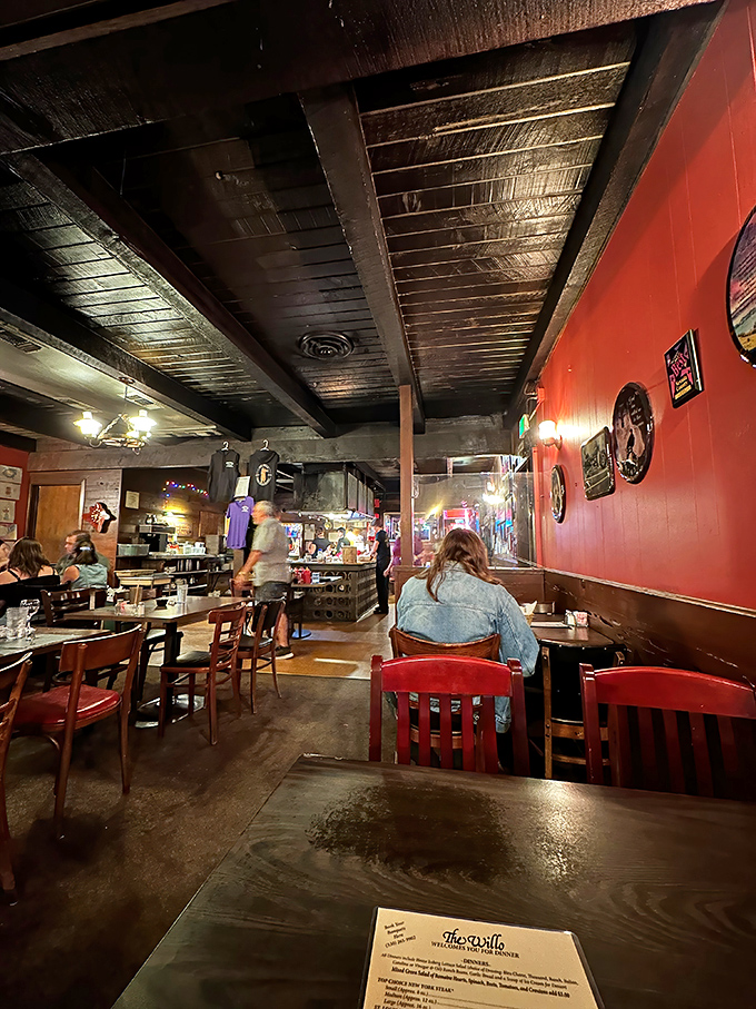 The dining room hums with conversation and the occasional appreciative silence that only follows a truly satisfying bite.