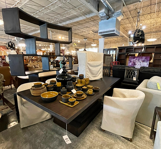 Modern meets timeless in this dining setup where every meal would feel like an event, even if you're just having takeout on a Tuesday.