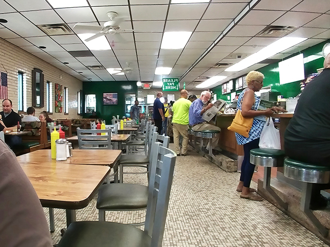 Classic diner ceiling fans circulate the intoxicating aromas of coffee and corned beef hash throughout the no-nonsense dining room.