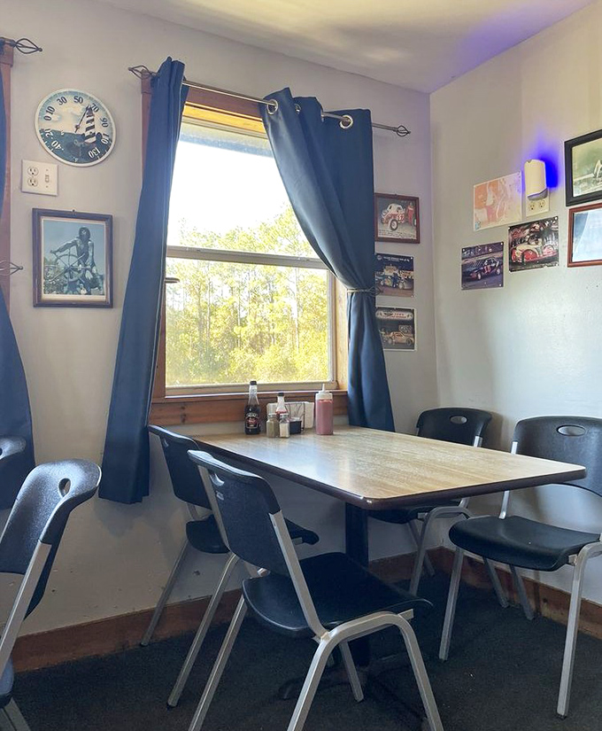 Simple tables, happy faces &ndash; proof that atmosphere is made by people, not decorators.