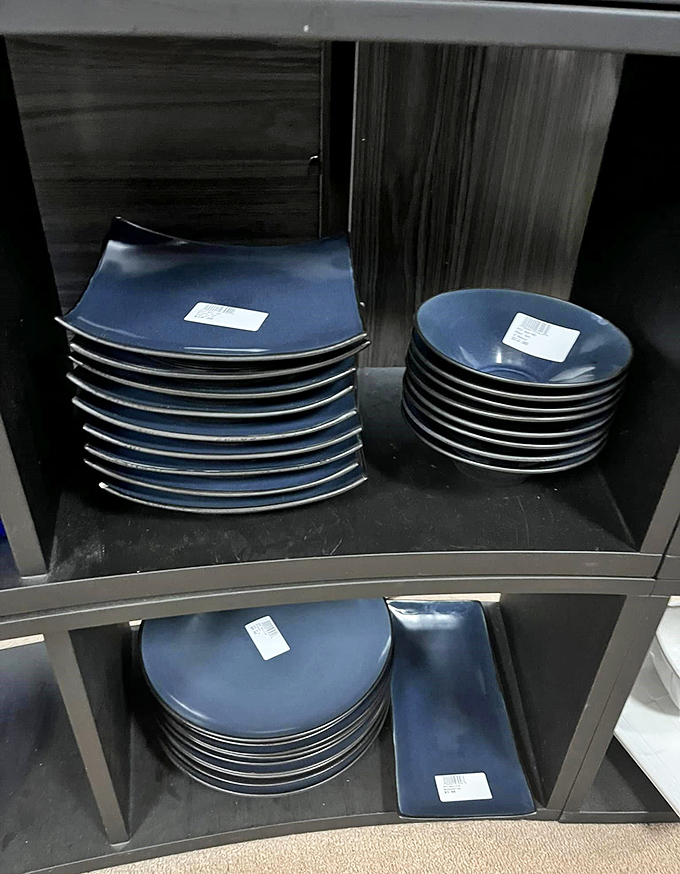 Navy blue dinnerware that makes even takeout look like you spent hours in the kitchen. Presentation is everything, folks.