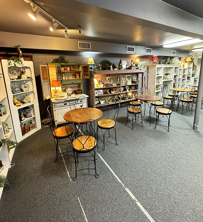 This caf&eacute; corner offers a perfect pit stop for weary treasure hunters, surrounded by the comfort of vintage kitchen Americana.