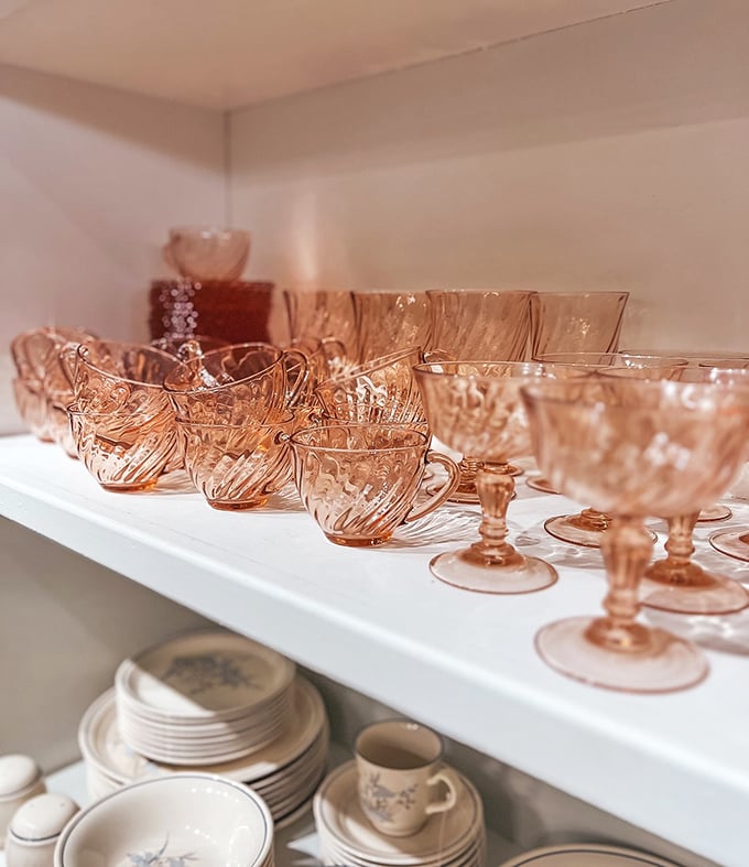 Depression glass never looked so happy! These blush-colored vintage pieces add instant charm to any table setting or curio cabinet.