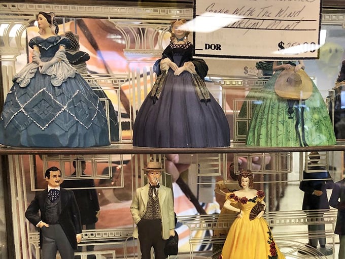 Collectible figurines that transport you to another era&mdash;when hoop skirts were in and frankly, my dear, everyone gave a damn.