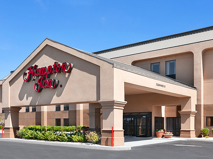 Hampton Inn provides familiar comfort for travelers who appreciate predictable quality without mortgage-sized nightly rates wreaking financial havoc.