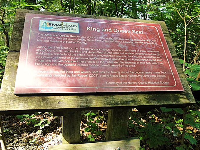This informational sign reveals the fascinating history behind the King and Queen Seat. Where Native American ceremonies once took place, tourists now take selfies.
