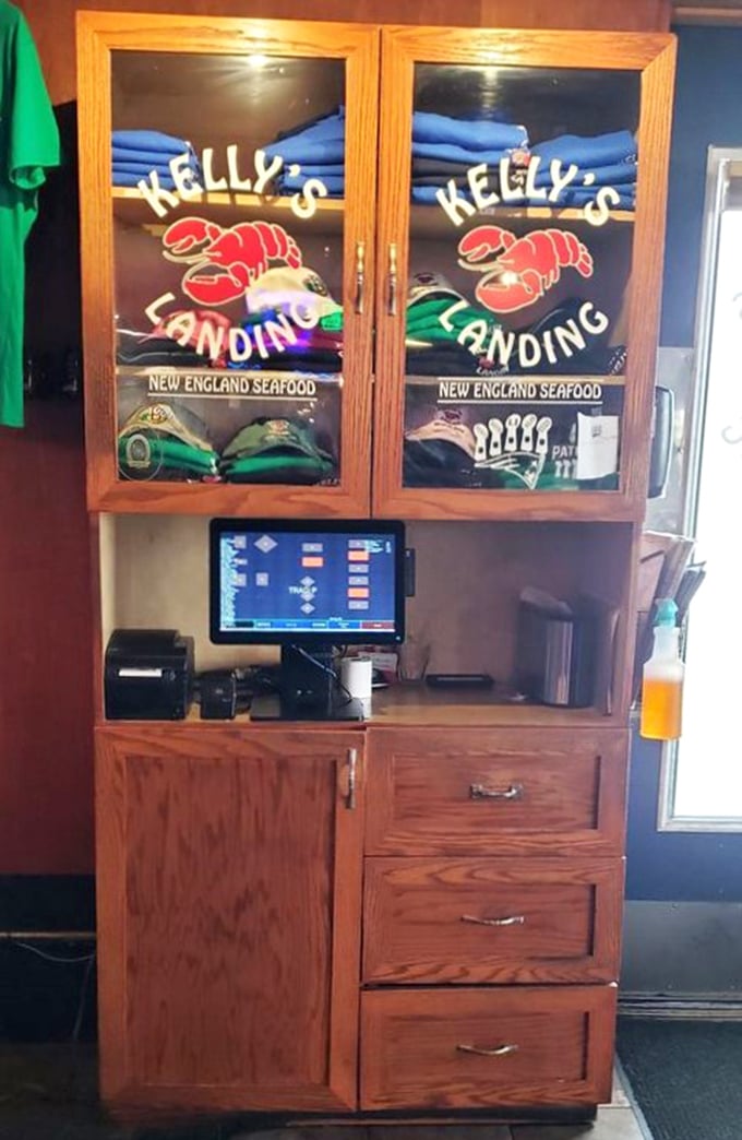 Take a piece of New England home, because your kitchen needs this kind of motivation.