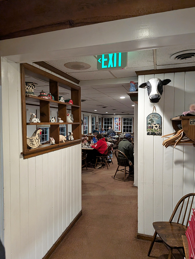 Even the exit is charming, with cow-themed decor and shelves of collectibles that make leaving almost as pleasant as arriving.