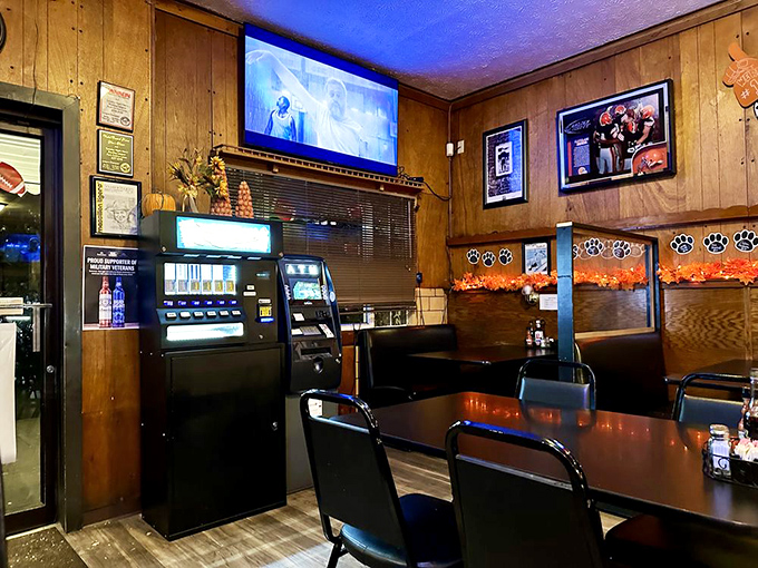 Multiple angles of perfection &ndash; this interior knows how to make everyone feel welcome.