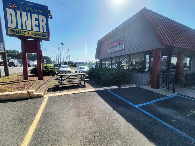 Daytime reveals the diner's no-nonsense exterior—where the focus is clearly on what's happening inside rather than architectural showboating.