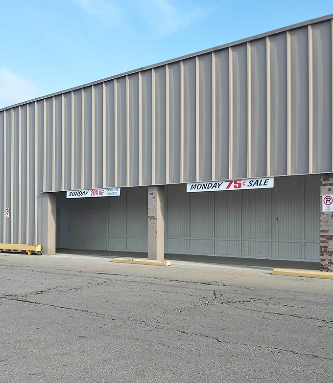 Daily specials advertised like breaking news&mdash;because 75% off is headline-worthy information for serious bargain seekers.