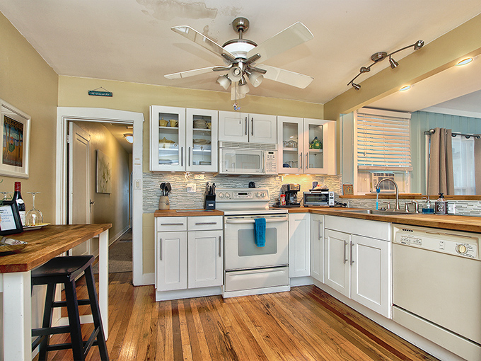 Bright, beachy kitchens in rental cottages invite impromptu seafood feasts with ingredients sourced just steps from your temporary home.