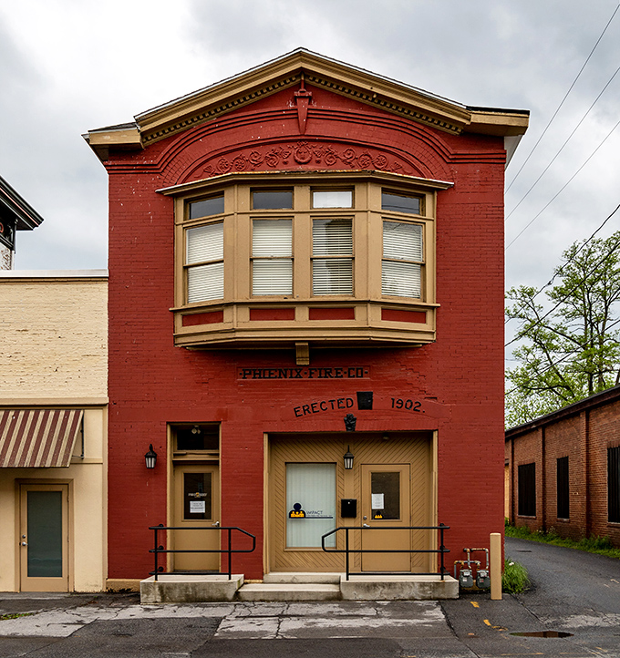The Phoenix Fire Co. building from 1902 proves that even emergency services can have architectural flair. That bay window would make Victorian homeowners jealous.