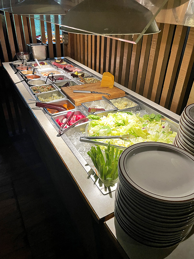 The salad bar&mdash;that endangered dining institution&mdash;survives gloriously here, with crisp vegetables standing at attention like delicious soldiers.