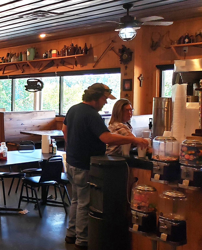 The self-service station says everything about Benton Lee's philosophy: help yourself, make yourself at home, we're all family here.