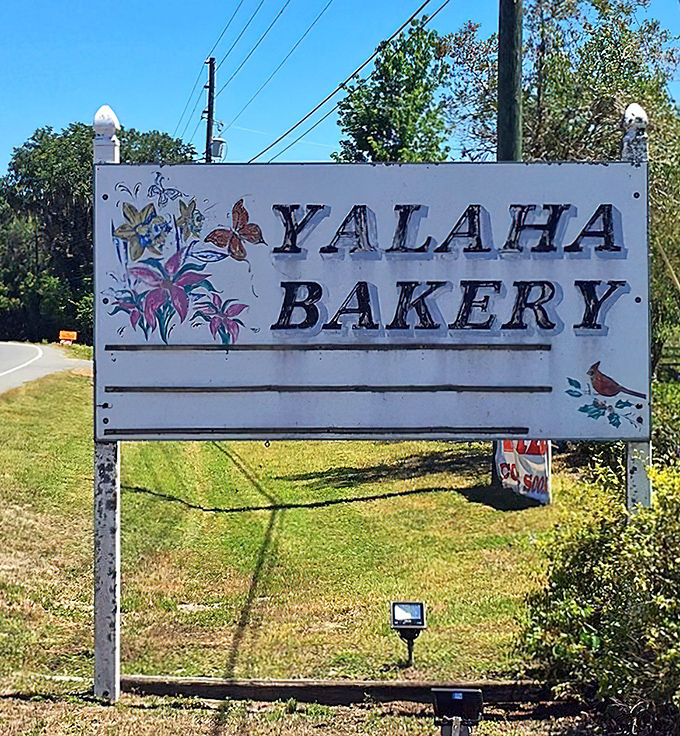 Old signage with beautiful flower designs that will make you feel welcomed at first glance.