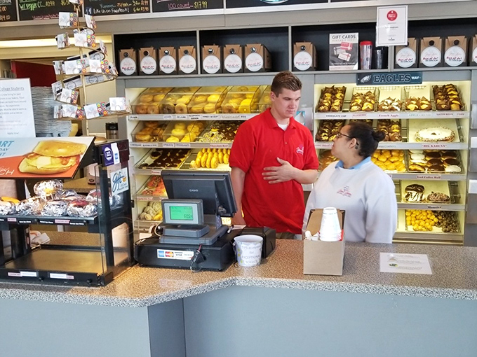 Teamwork makes the breakfast dream work &ndash; these folks have morning efficiency down to an art.