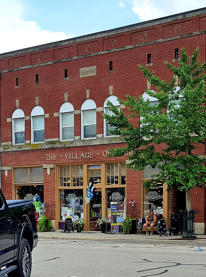 The Village Orchard serves up autumn magic that would make Johnny Appleseed proud of Ohio.