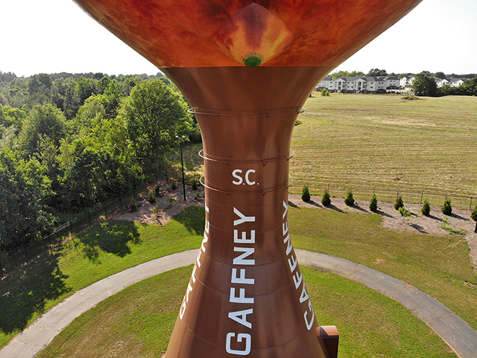 The Peachoid's stem and base create that perfect peach-on-a-stem illusion that's made it the crown jewel of unusual water towers nationwide.