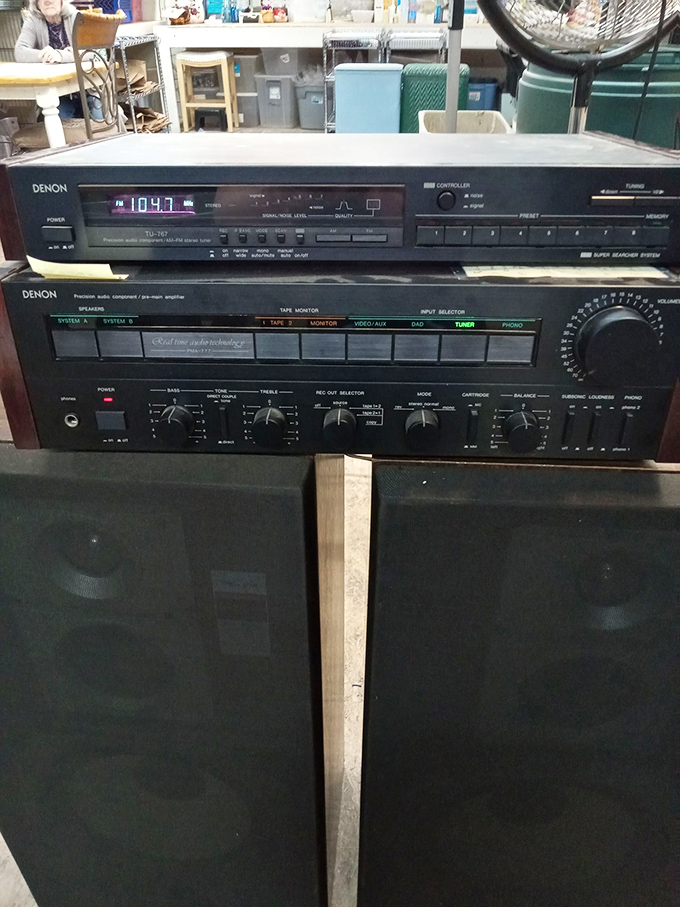 Vintage stereo equipment for the audiophile who knows that sometimes the old ways of listening still sound the sweetest.