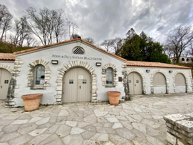 The Adda & Paul Safran Beach House stands as Glencoe's elegant sentinel of summer fun. Mediterranean-inspired architecture brings unexpected coastal charm to the North Shore.