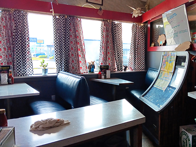 These booths have witnessed first dates, family celebrations, and countless "I shouldn't but I will" dessert decisions over the decades.