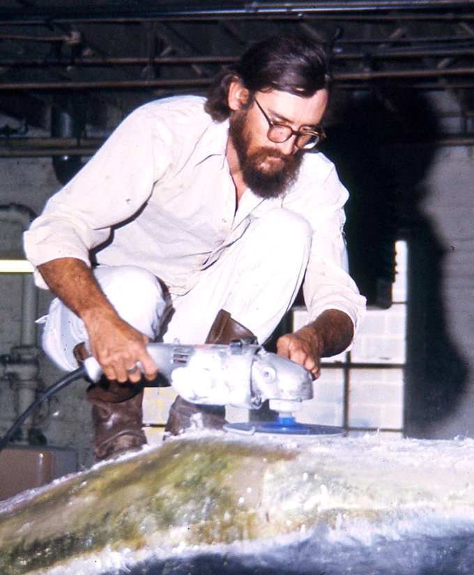 The craftsman at work, creating what would become an unlikely icon of American roadside culture and small-town ingenuity.