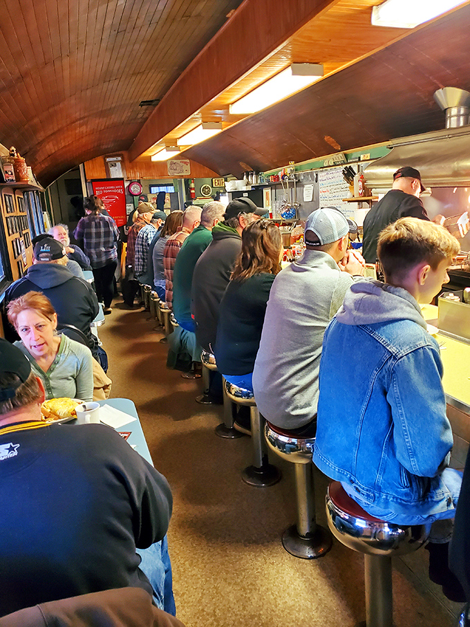 Weekend warriors waiting patiently for their breakfast fix. The line at Letterman's isn't a deterrent&mdash;it's a testament to what awaits at the end.