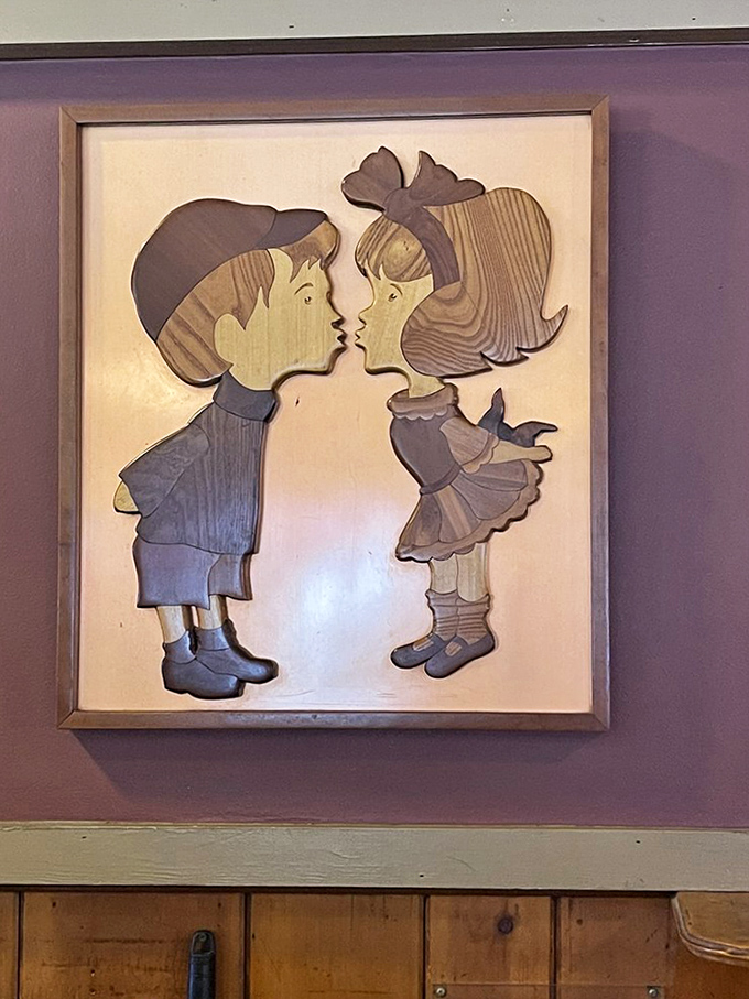 The namesake "Kissin' Cuzzins" wooden art piece explains it all&mdash;this place is about bringing people together over food that makes you feel like family.