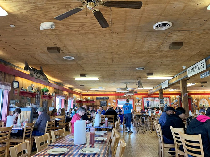 Wooden ceiling fans circulate the aromas of fried catfish and hushpuppies while diners focus on what really matters&mdash;the food in front of them.