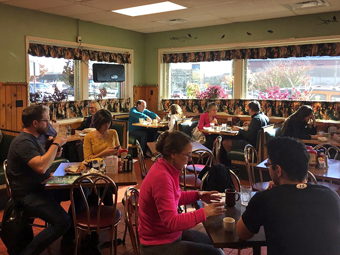 The true measure of a great diner&mdash;tables filled with people too busy enjoying their food to check their phones.