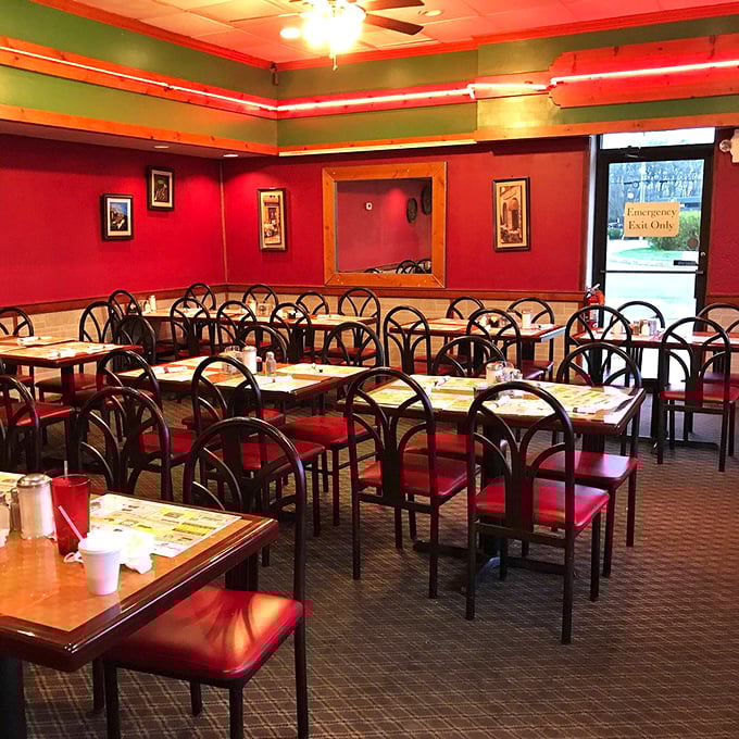 The dining room waits expectantly for its next wave of hungry patrons, like a stage set for the daily drama of delicious decisions.