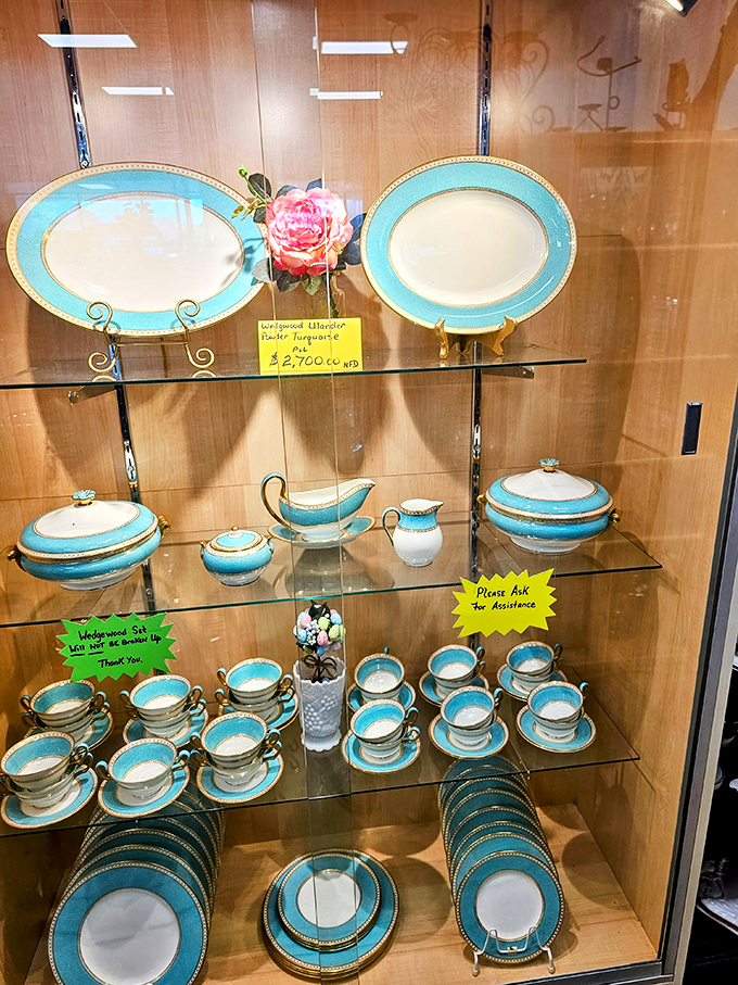 Fine china that whispers of elegant dinner parties past &ndash; turquoise borders that would make Tiffany's do a double-take.