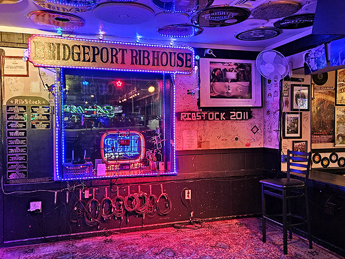 The stage area promises that your ears will be as satisfied as your taste buds at this music-loving BBQ haven.