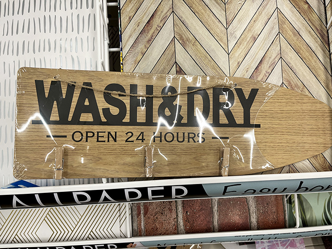 Farmhouse-chic laundry room decor that transforms mundane household chores into Instagram-worthy moments for pocket change.