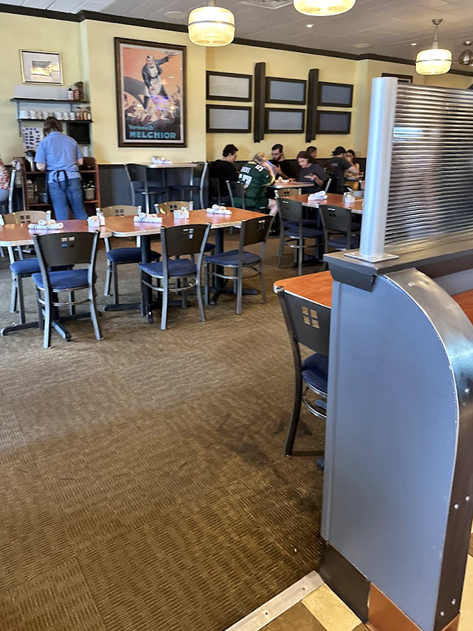 The dining room has that perfect buzz of conversation and clinking silverware&mdash;the soundtrack to great breakfast joints everywhere.