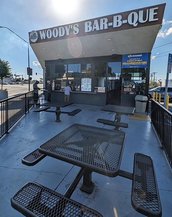 Outdoor tables bathed in California sunshine offer the perfect stage for your BBQ performance, complete with sauce-stained napkins and satisfied sighs.