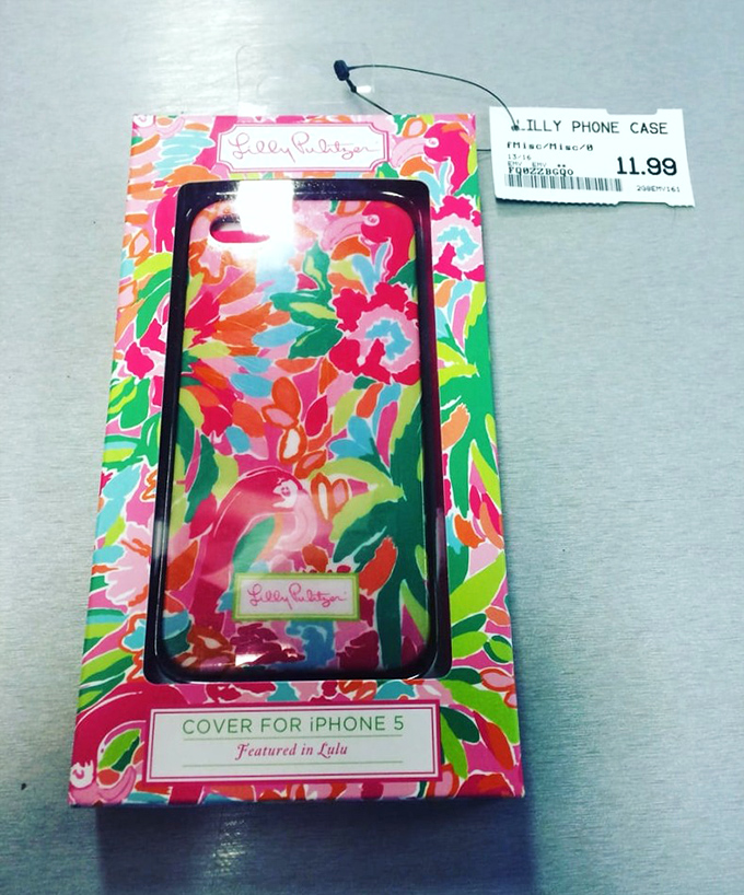 Phone fashion that pops! This Lilly Pulitzer case brings tropical vibes to your tech without the designer sticker shock.