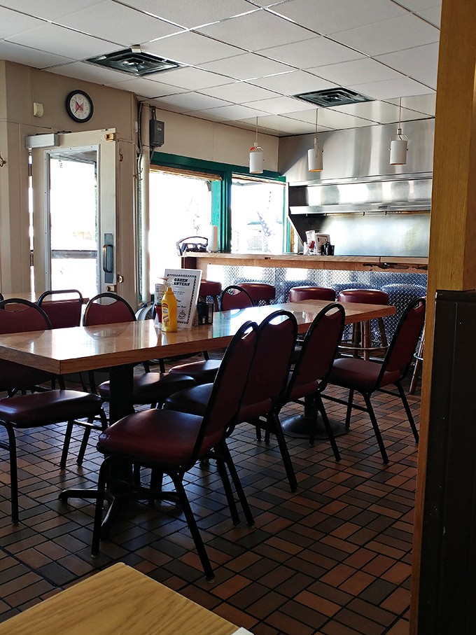 Empty tables that won't stay that way for long&mdash;the calm before the delicious storm of hungry Toledoans seeking comfort food salvation.