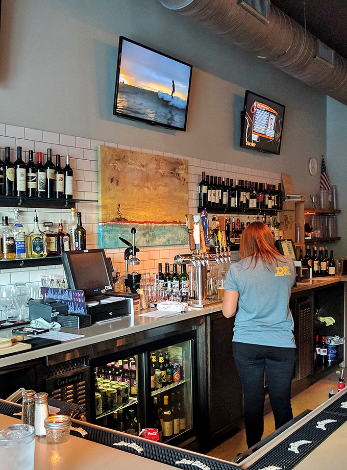 Behind every great seafood restaurant is a well-stocked bar. This isn't just where drinks are poured&mdash;it's where vacation mode officially begins.