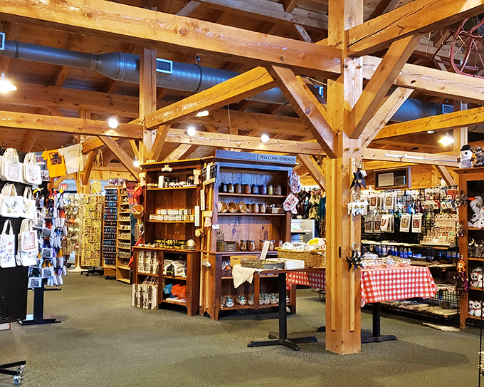 Not just a restaurant, but a country store too – because nothing says "I enjoyed my meal" like taking home a souvenir pig-shaped oven mitt.