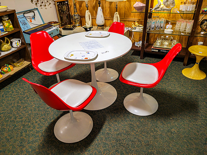 This Saarinen-style dining set isn't just mid-century modern furniture—it's a portal to cocktail parties where guests discussed the moon landing over manhattans.